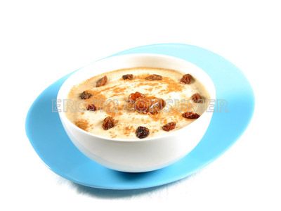 Leche cocida con nueces y pasas | Consumer