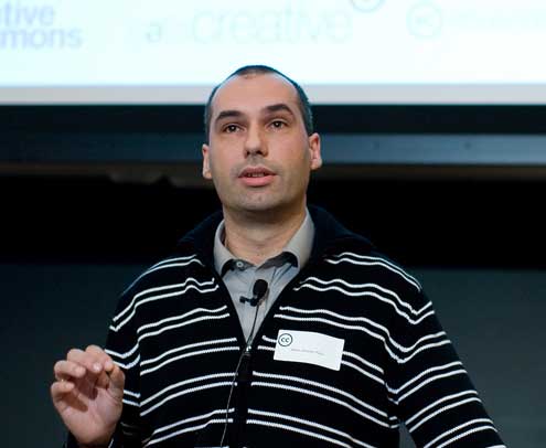 Mario Pena, coordinador de comunidad y usuarios de Safecreative.org ...