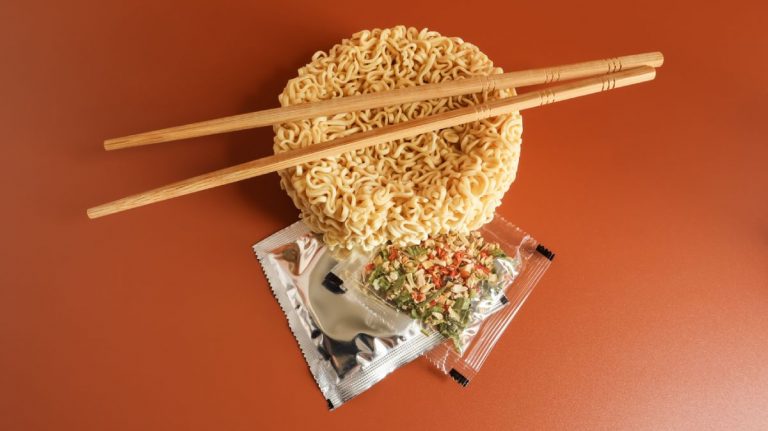 Ingredientes reales de los fideos instantáneos | Consumer