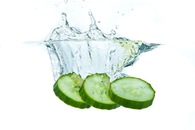 Los alimentos que contienen más agua | Consumer