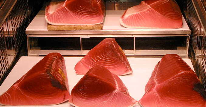 Técnicas básicas de cocina: Cómo hacer tranchas de pescado | Consumer